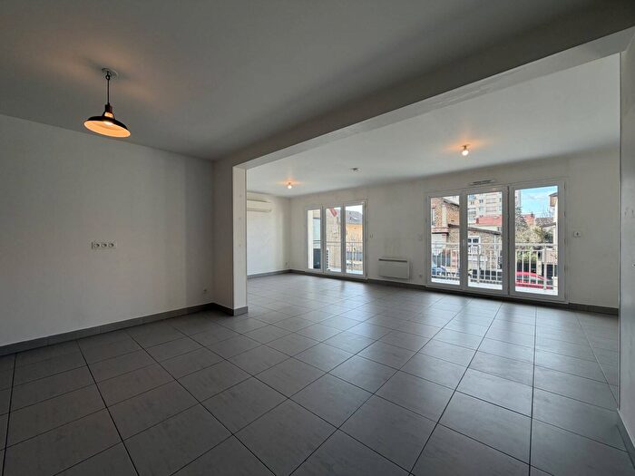 Appartement à louer - Emile Zola, Les Pavillons-sous-Bois - 5 pièces - 3 chambres