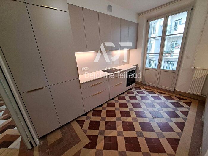 Appartement à louer - Centre-ville, Victor Hugo, Grenoble - 4 pièces - 3 chambres