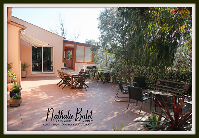 Maison à vendre - Saint-Pons-de-Thomières - 9 pièces - 5 chambres