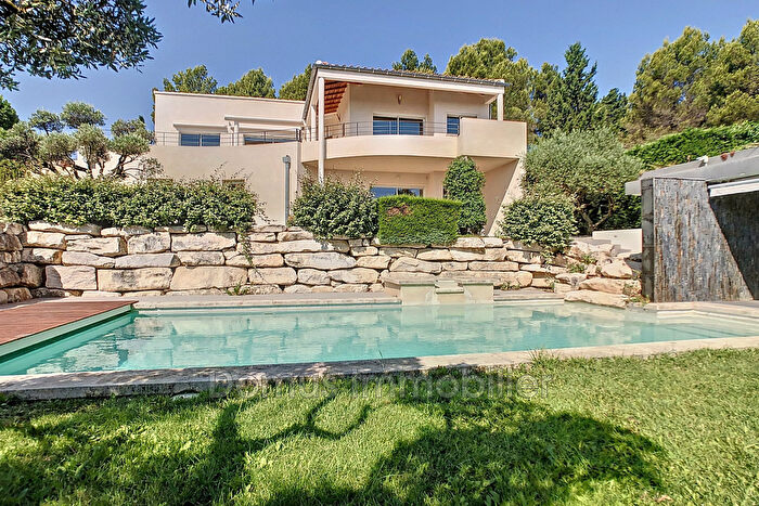 Maison à vendre - Saint-Saturnin-lès-Avignon - 7 pièces - 5 chambres