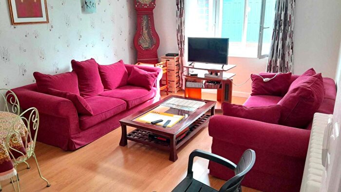 Maison à vendre - Lacaune - 8 pièces - 5 chambres