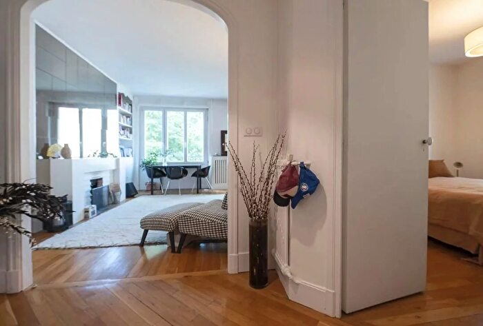 Maisons à vendre et appartements à louer - 1