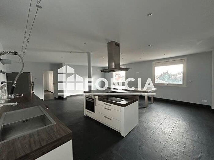 Appartement à louer - Poitiers Ouest-Le Porteau-Les Rocs-Montmidi - 6 pièces - 5 chambres