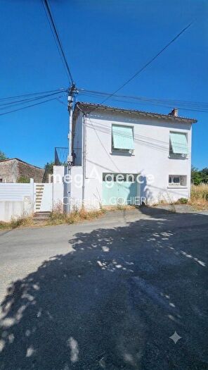 Taillebourg : Maison 4 pièces à vendre