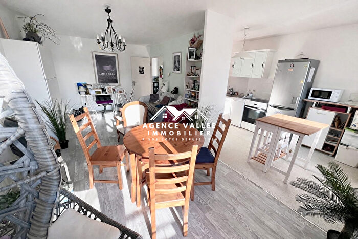 Appartement à vendre - Saint-Pierre-du-Perray - 3 pièces - 2 chambres