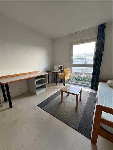 Chemin Vert-Europe, Reims : Appartement 1 pièce à louer