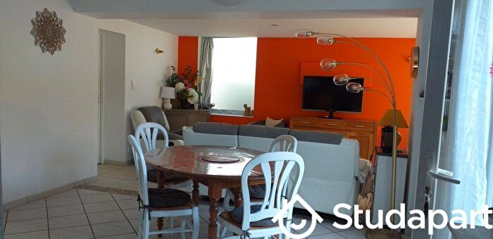 Appartement à louer - Polo-Beyris-Saint Amand, Bayonne - 1 pièce - 1 chambre