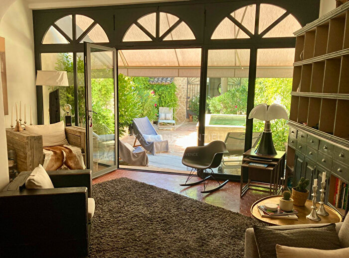 Maison à vendre - Mouriès - 7 pièces - 4 chambres