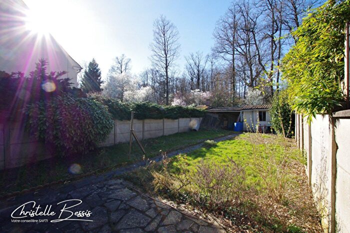 Maison à vendre - Villecresnes - 5 pièces - 4 chambres