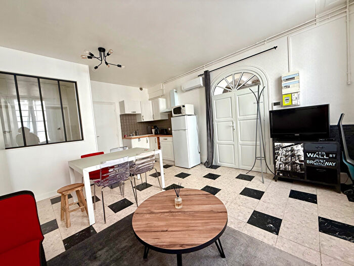 Appartement à louer - Rochefort, Centre-ville - 1 pièce - 1 chambre