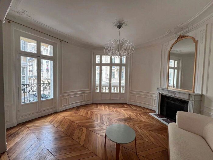 Appartement à louer - Courcelles-Wagram, Paris ème arrondissement - 3 chambres