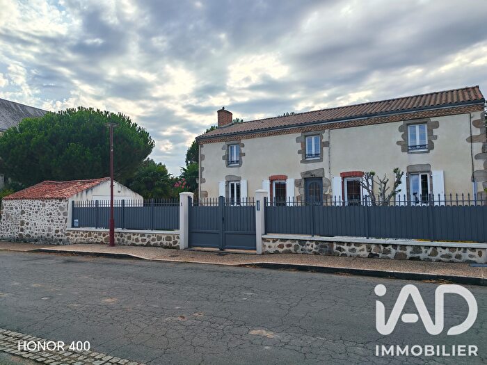Maison 6 pièces à Saint-Aubin-du-Plain, à vendre