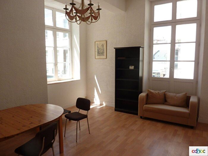 Appartement à louer - Orléans - 2 pièces - 1 chambre