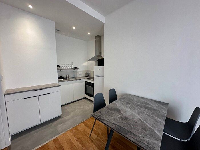 Guillotière, Lyon 7ème arrondissement : Appartement 3 pièces à louer