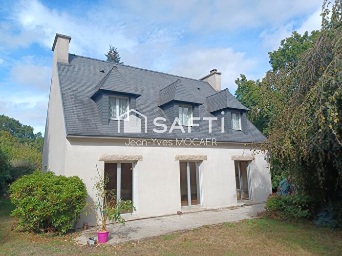 Maison 6 pièces à Châteauneuf-du-Faou, à vendre