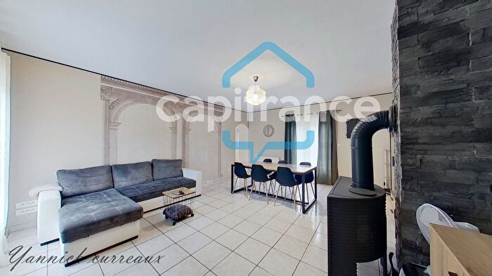 Maison 5 pièces à vendre à Abergement-la-Ronce
