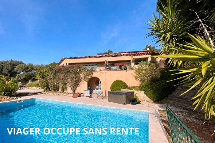 Maison à vendre - Sanary-sur-Mer, Pierredon, Boucène, La Piole, Le Lançon, La Bernarde - 7 pièces - 5 chambres