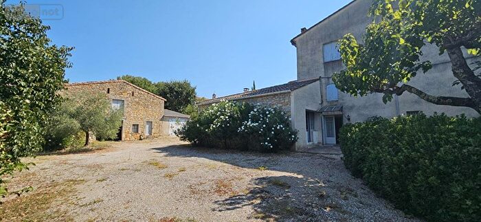 Saint-Jean-de-Crieulon : Maison 6 pièces à vendre