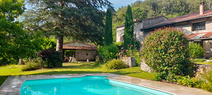 Maison à vendre - Saint-Étienne-sur-Usson - 8 pièces - 4 chambres