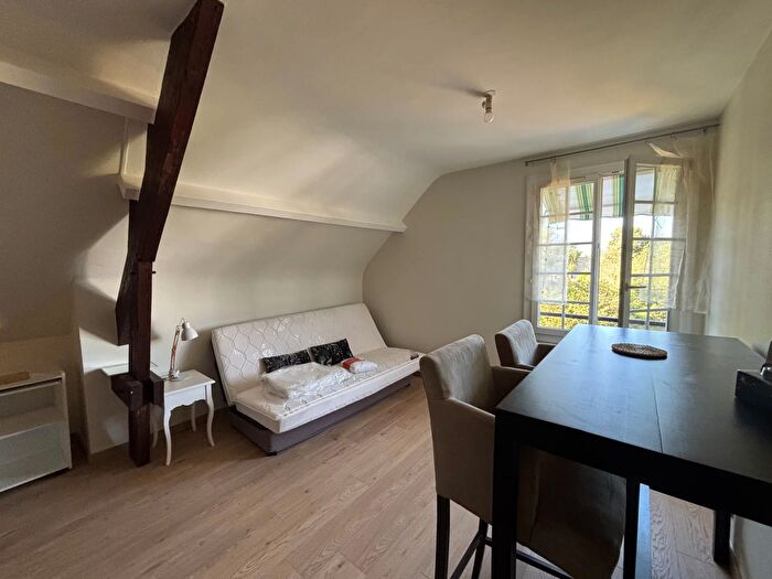 Olivet, Larry, Coin Rond, Lorette : Appartement 1 pièce à louer