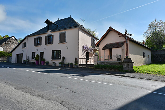 Maison à vendre - Tauves - 6 pièces - 5 chambres