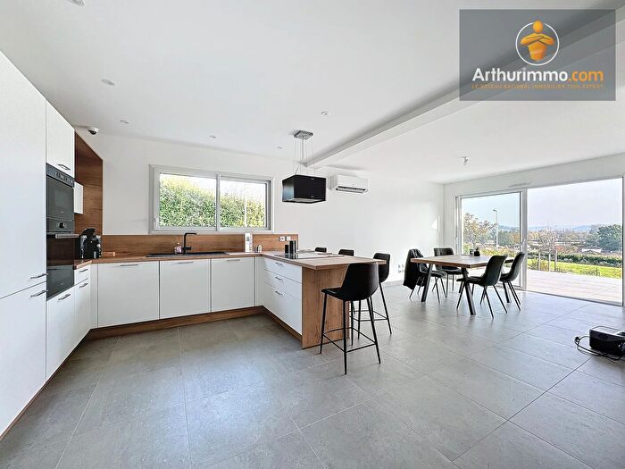 Maison à vendre - LIsle-dAbeau, Côteau de Chasse - 5 pièces - 4 chambres