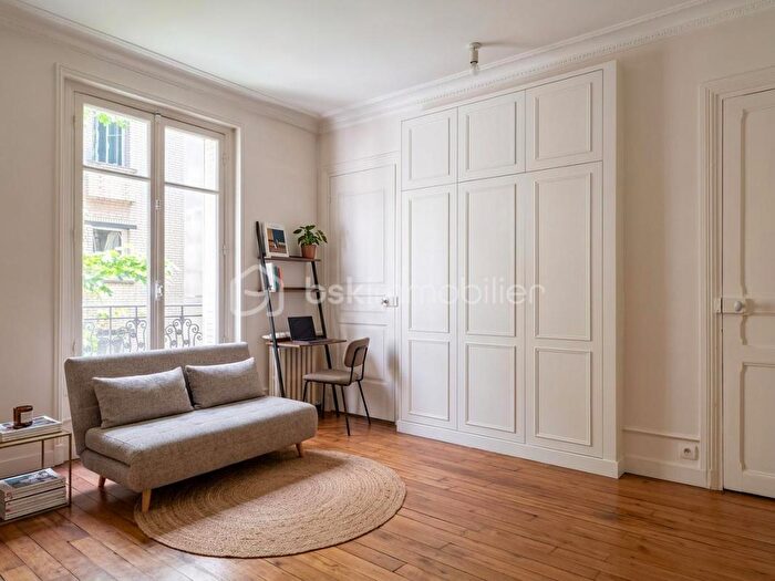 Paris 18ème, Porte de Clignancourt, Porte Montmartre, Moskowa : Appartement 1 pièce à vendre