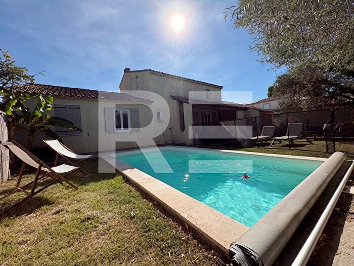 Jonquières-Saint-Vincent : Maison 5 pièces à vendre