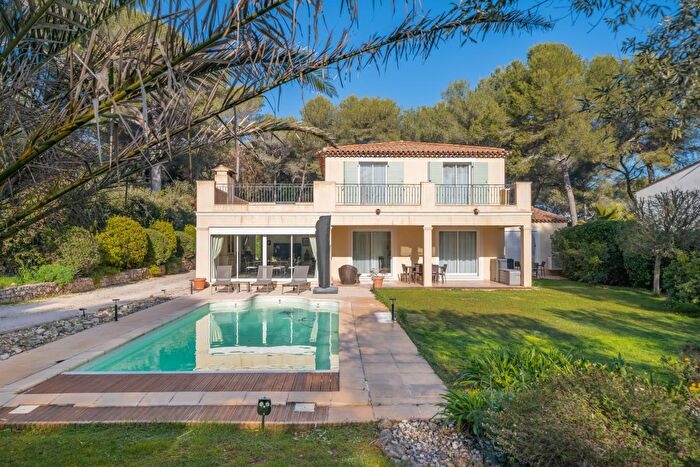 Maison à vendre - Antibes, Rabiac, Carriat, Les Semboules, Les Brusquets - 4 pièces - 3 chambres