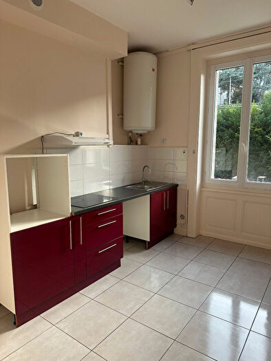 Appartement à louer - Saint-Étienne, La Métare, Le Portail Rouge, Fauriel, Villeboeuf - 3 pièces - 2 chambres