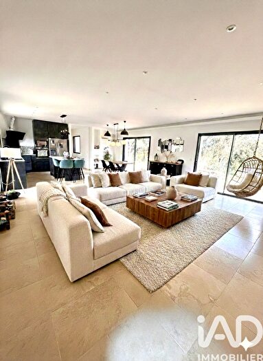 Maison à vendre - Montfort-sur-Argens - 5 pièces - 4 chambres