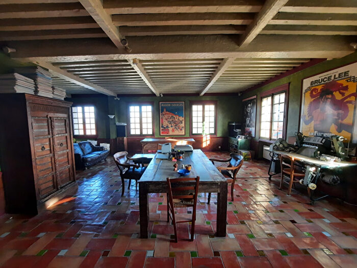 Appartement à vendre - Cavaillon - 8 pièces - 5 chambres