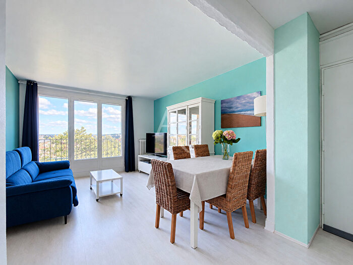 Saint-Germain-en-Laye, Hennemont : Appartement 3 pièces à vendre