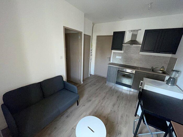 Appartement à louer - Saint-Chamond - 2 pièces - 1 chambre