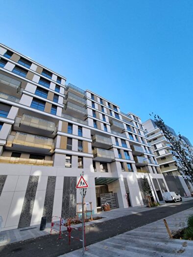 Appartement à louer - Espaces Jeunes, Issy-les-Moulineaux - 2 pièces - 1 chambre