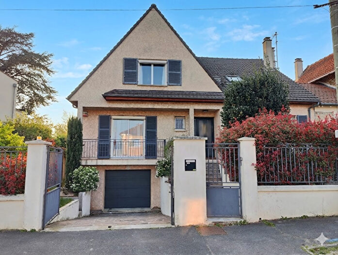 Maison à vendre - Vaires-sur-Marne - 7 pièces - 5 chambres