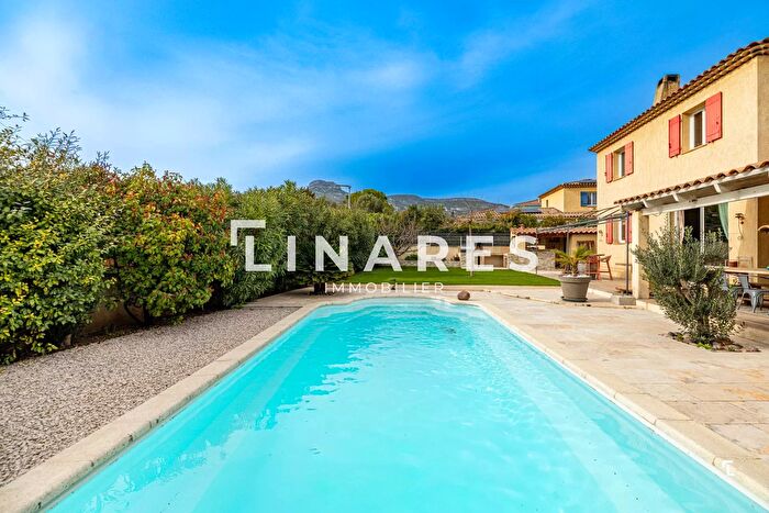 Maison à vendre - Aubagne, Arnaud Solans, Garlaban Royante, Saint-Mitre - 6 pièces - 4 chambres