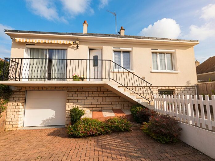 Maison à vendre - Bagneux, Saint-Hilaire - 6 pièces - 3 chambres
