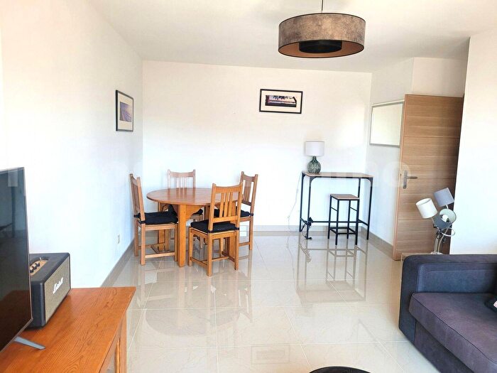 Appartement à louer - Centre, Annemasse - 2 pièces - 1 chambre