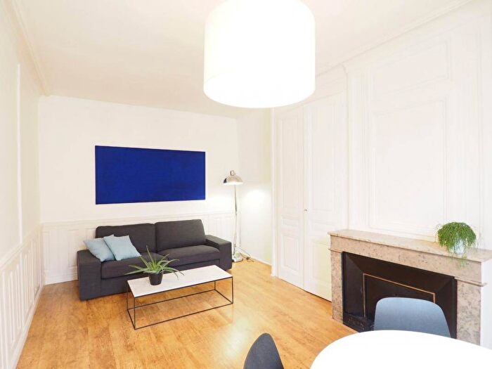 Appartement à louer - Ainay, Lyon ème arrondissement - 2 pièces - 1 chambre