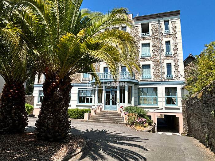 Appartement 4 pièces à Dinard, Saint-Enogat, Port Blanc, Pointe de la Roche Pelée, à vendre