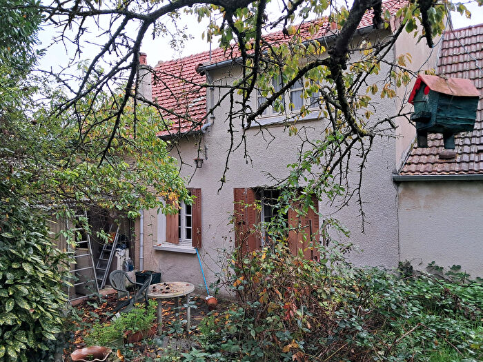 Maison à vendre - Neuvy-sur-Loire - 6 pièces - 4 chambres