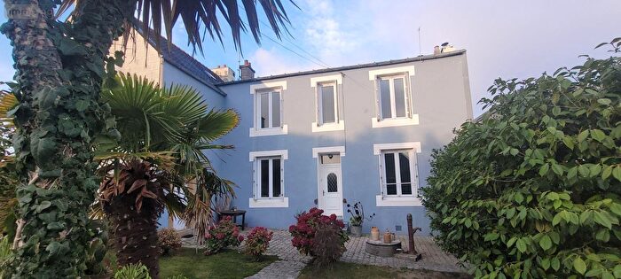 Maison 10 pièces à vendre à Lanvéoc