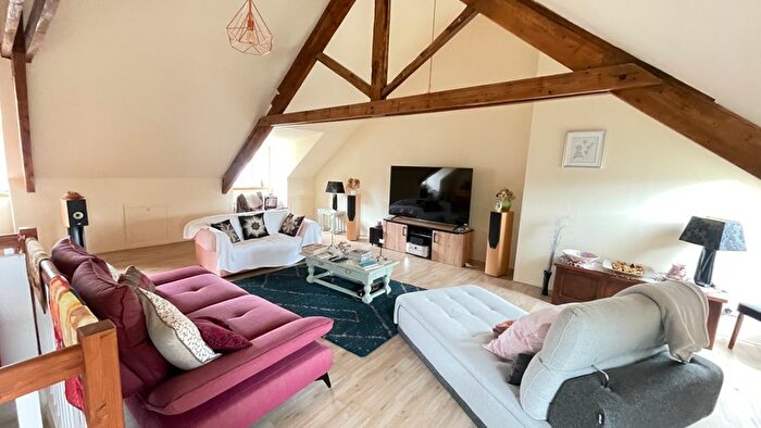 Maison 11 pièces à vendre à Gouarec