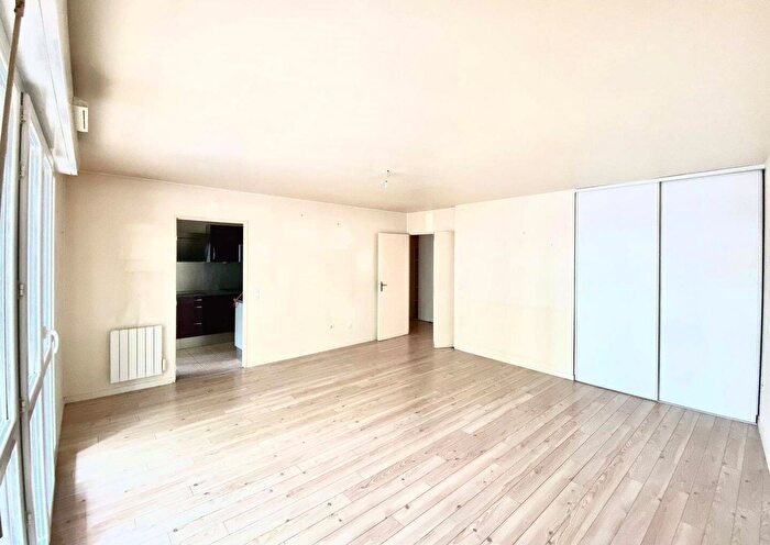 Appartement à louer - Cosmonautes, Saint-Denis - 3 pièces - 2 chambres