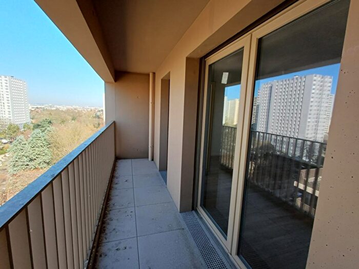 Appartement à louer - Bobigny, Centre-ville - 3 pièces - 2 chambres