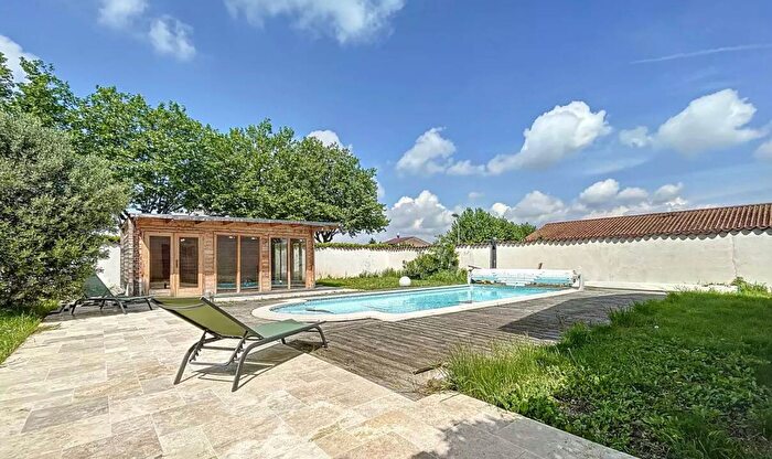 Maison à louer - Centre, Mions - 7 pièces - 6 chambres