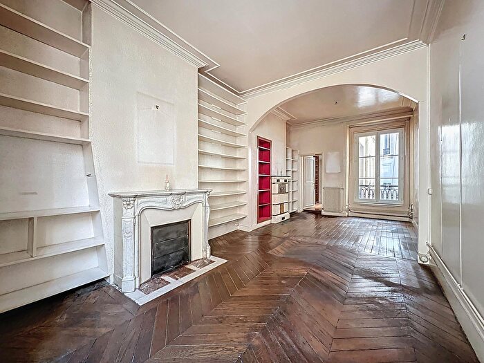 Appartement à vendre - Paris e , Les Iles - 2 pièces - 1 chambre