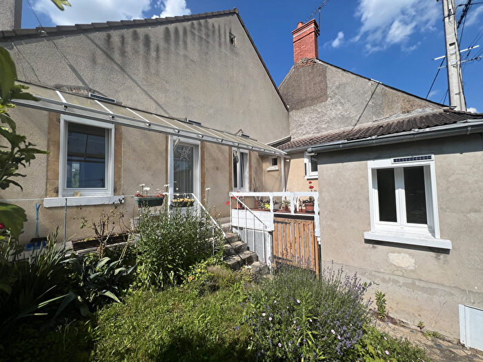 Maison à vendre - Châteaumeillant - 4 pièces - 3 chambres