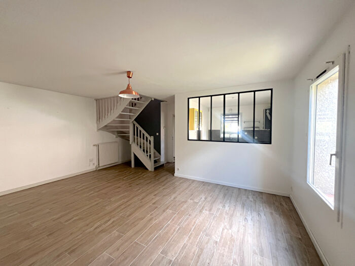 Maisons à vendre et appartements à louer - 1